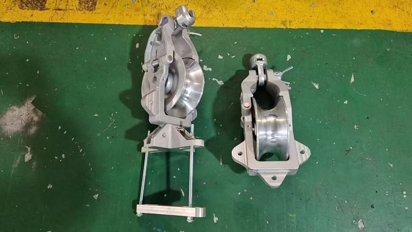 Transmission Crossarm Mounted Stringing Block Stringing Equipment ...